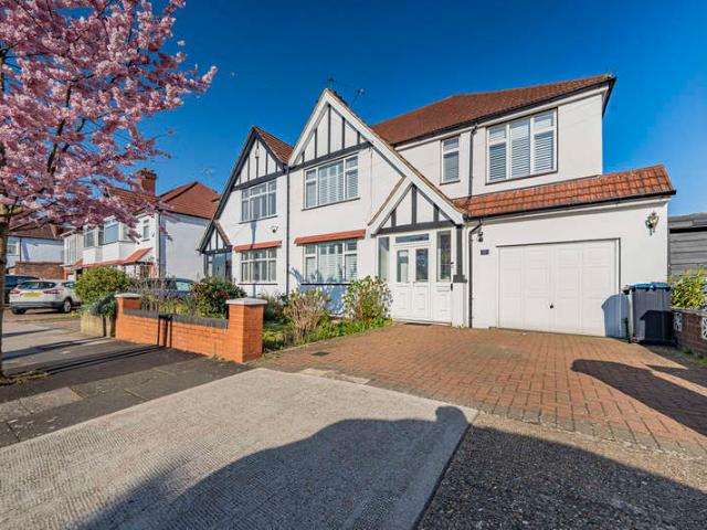 5 Bedroom Semi Detached House