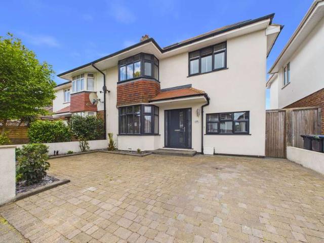 5 Bedroom Semi Detached House
