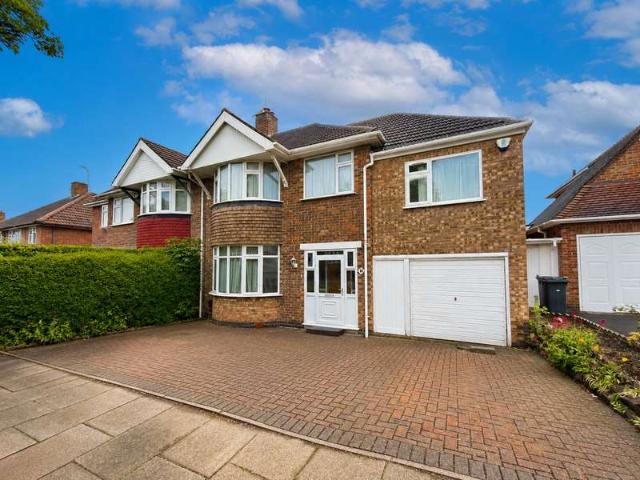 5 Bedroom Semi Detached House