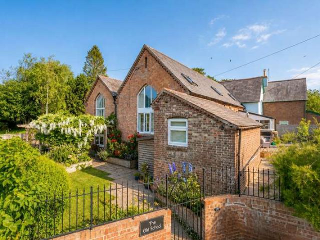 5 Bedroom Semi Detached House