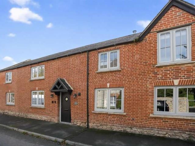 5 Bedroom Semi Detached House