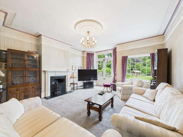 5 Bedroom Semi Detached House