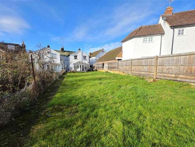 5 Bedroom Semi Detached House