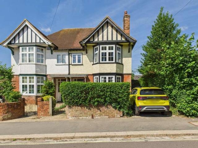 5 Bedroom Semi Detached House
