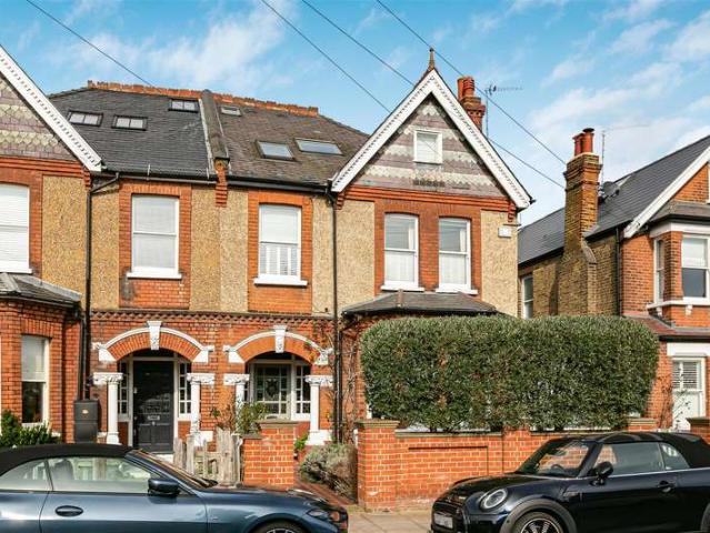 5 Bedroom Semi Detached House