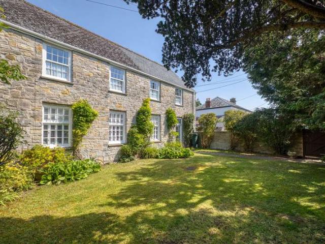 5 Bedroom Semi Detached House