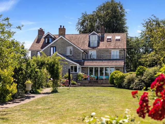 5 Bedroom Semi Detached House