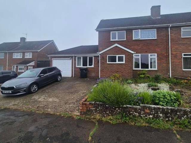 5 Bedroom Semi Detached House