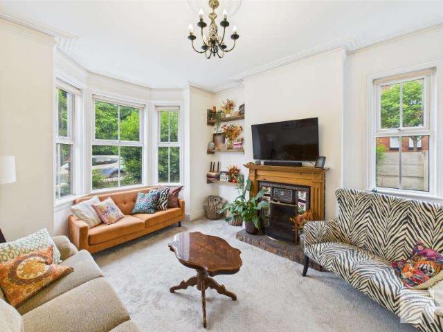 4 Bedroom Semi Detached House