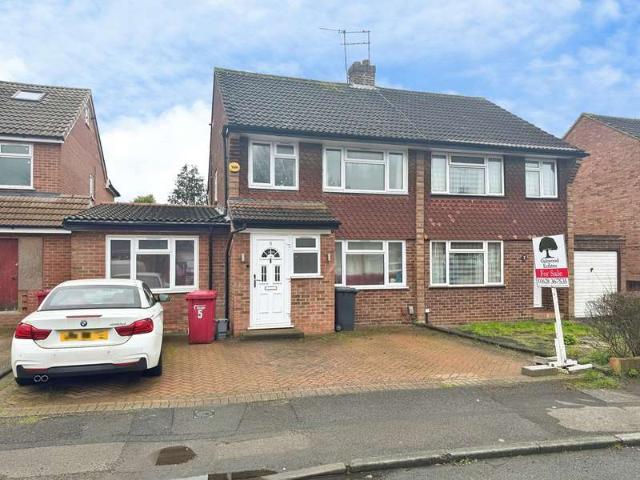 5 Bedroom Semi Detached House