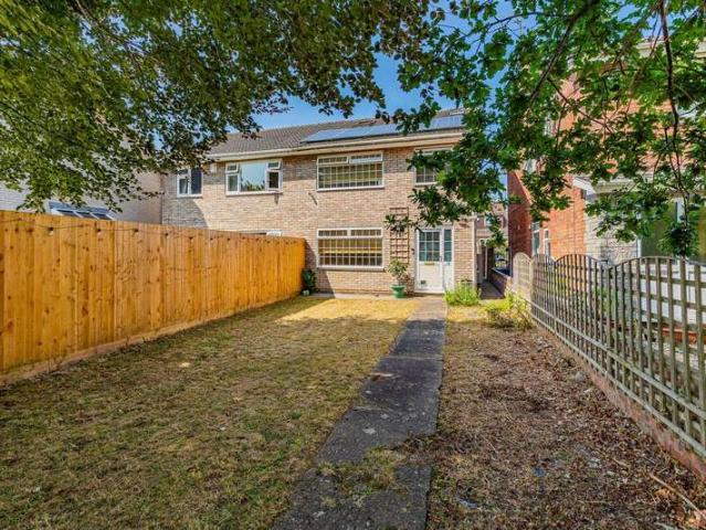 5 Bedroom Semi Detached House