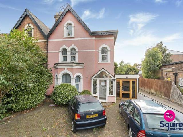 5 Bedroom Semi Detached House