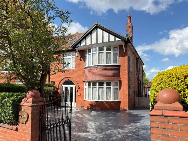 5 Bedroom Semi Detached House