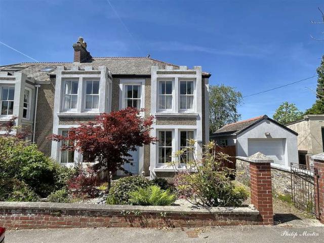 5 Bedroom Semi Detached House