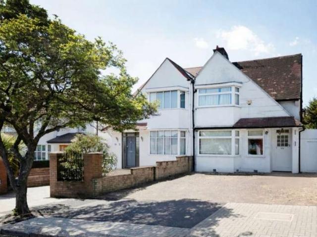 5 Bedroom Semi Detached House