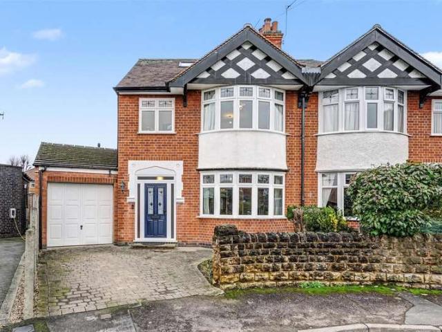 5 Bedroom Semi Detached House
