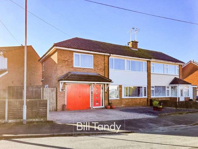 5 Bedroom Semi Detached House