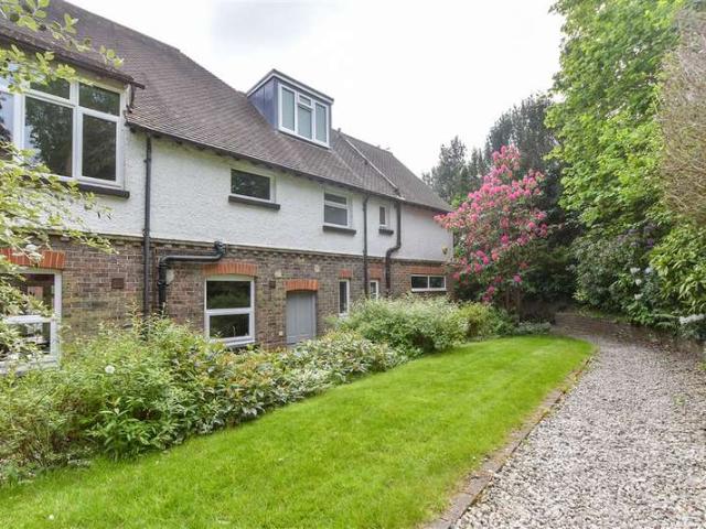 5 Bedroom Semi Detached House