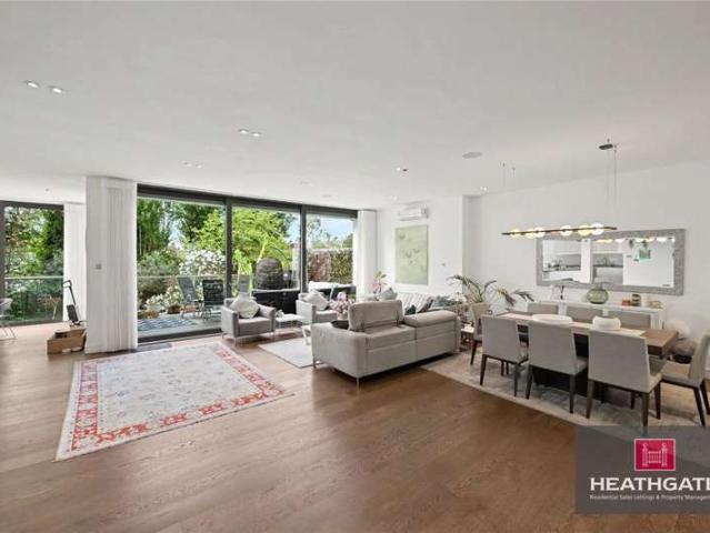 5 Bedroom Semi Detached House
