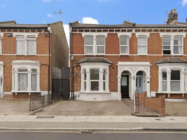 5 Bedroom Semi Detached House
