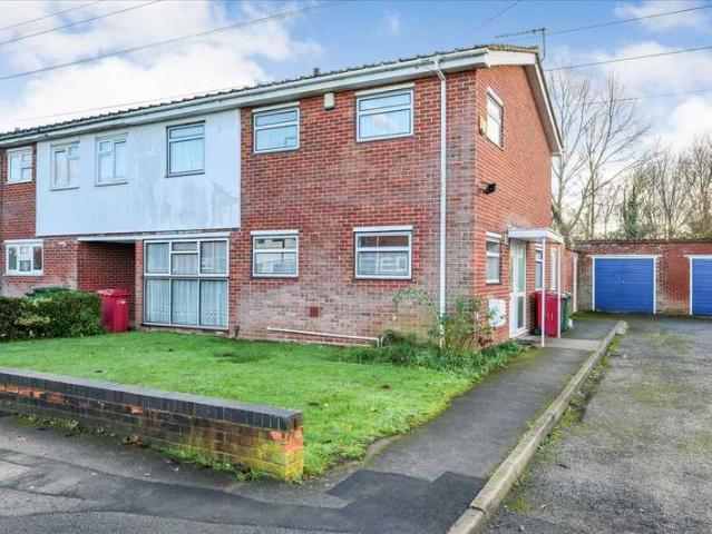 5 Bedroom Semi Detached House