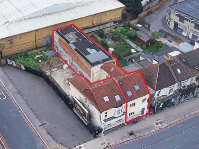 5 Bedroom Semi Detached House
