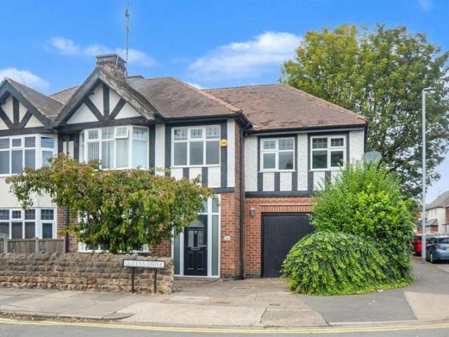5 Bedroom Semi Detached House