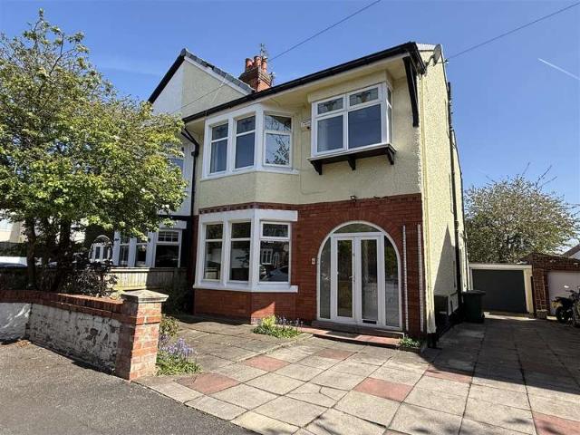 5 Bedroom Semi Detached House