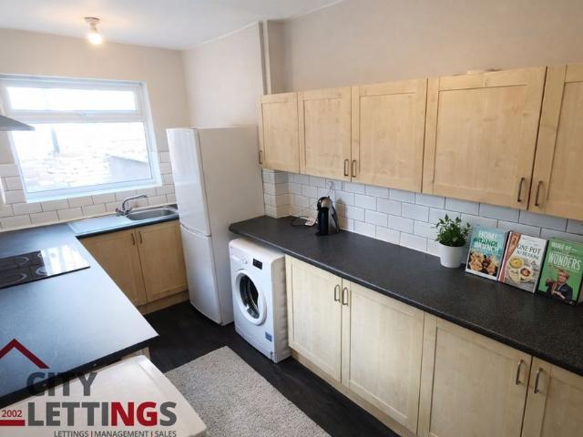 5 Bedroom Semi Detached House