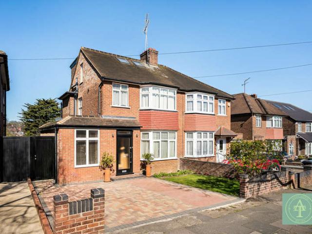 5 Bedroom Semi Detached House