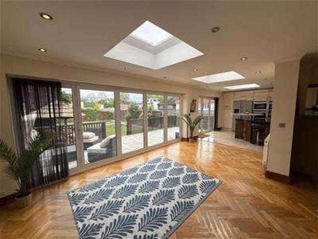 5 Bedroom Semi Detached House