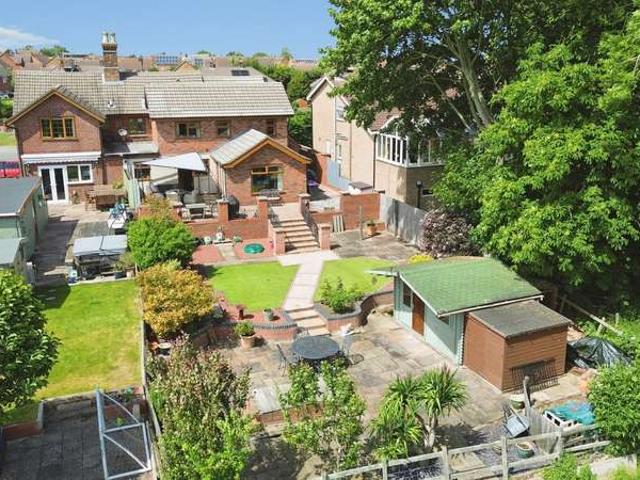 5 Bedroom Semi Detached House