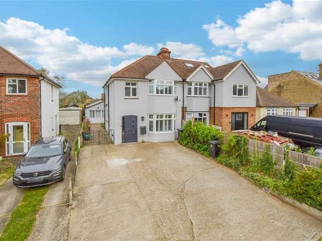 5 Bedroom Semi Detached House