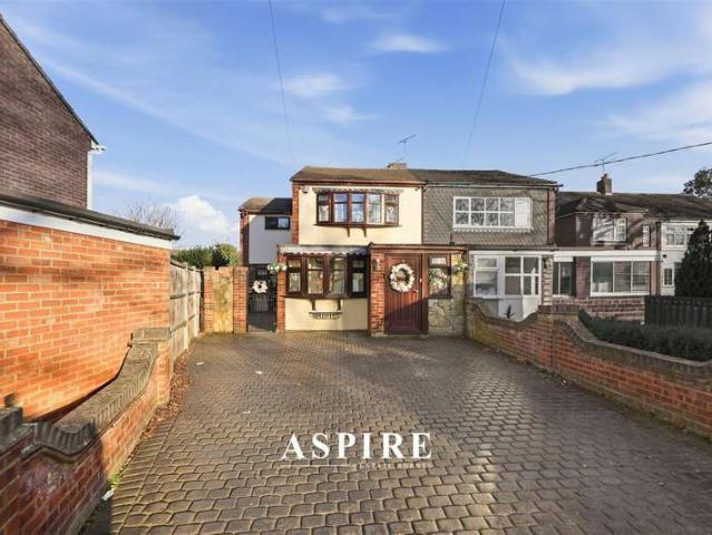 5 Bedroom Semi Detached House