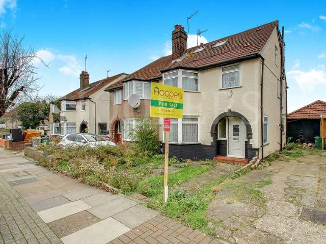 5 Bedroom Semi Detached House