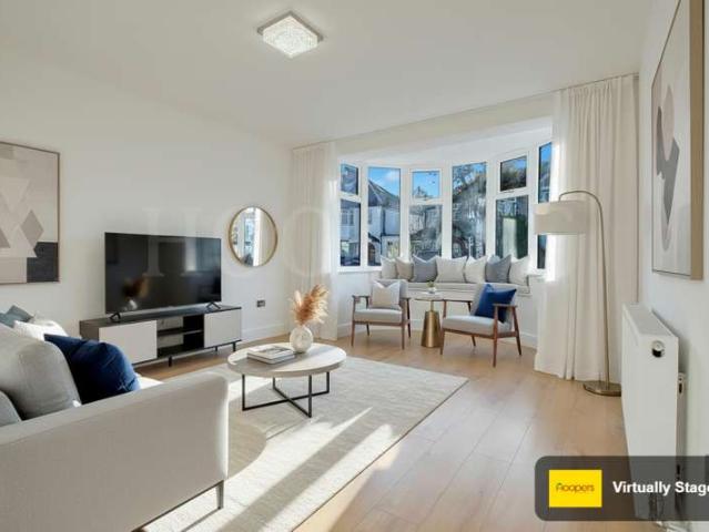 5 Bedroom Semi Detached House