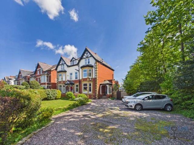 5 Bedroom Semi Detached House