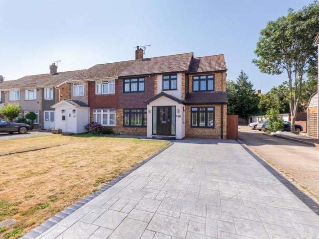 5 Bedroom Semi Detached House