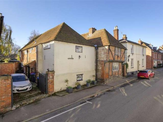 5 Bedroom Semi Detached House
