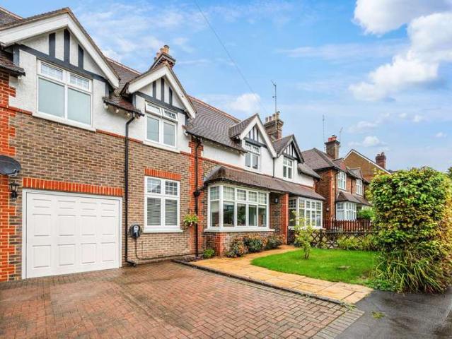 5 Bedroom Semi Detached House