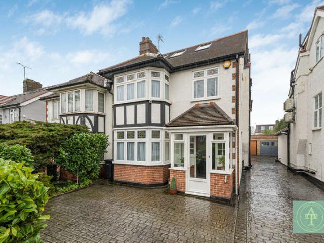 5 Bedroom Semi Detached House