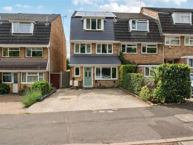5 Bedroom Semi Detached House