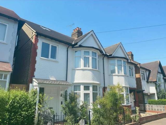 5 Bedroom Semi Detached House