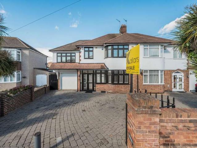 5 Bedroom Semi Detached House