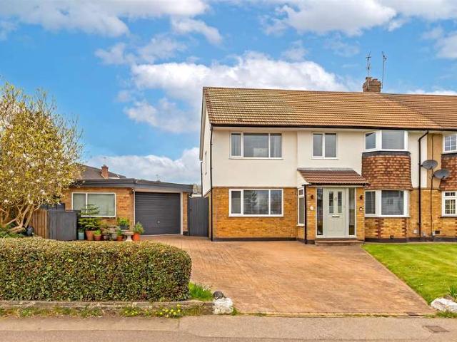 5 Bedroom Semi Detached House