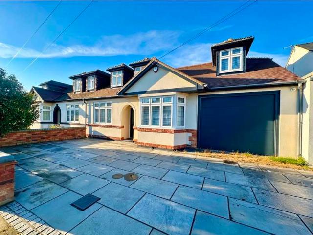 5 Bedroom Semi Detached House