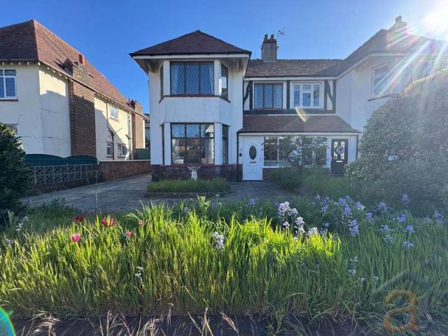 5 Bedroom Semi Detached House