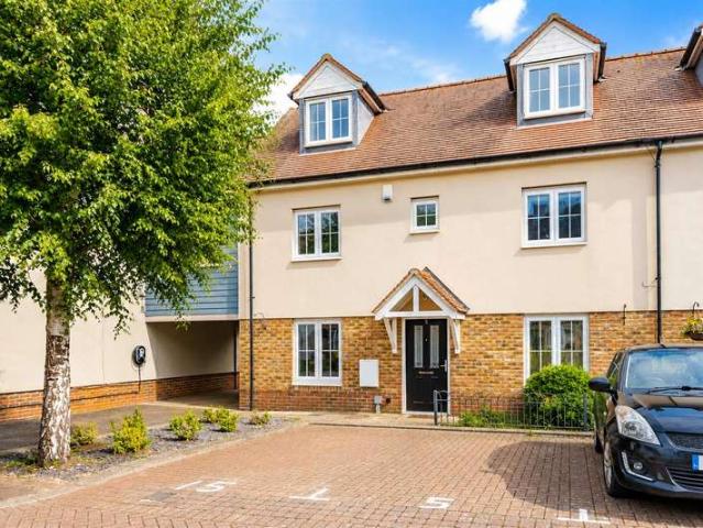 5 Bedroom Semi Detached House