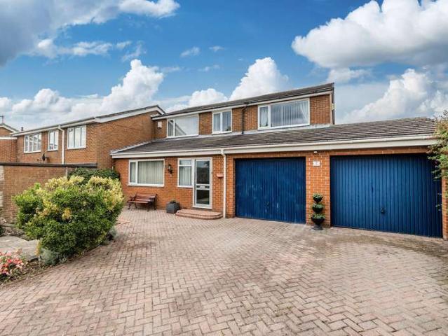 5 Bedroom Semi Detached House