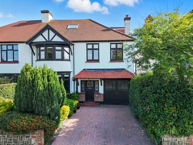5 Bedroom Semi Detached House